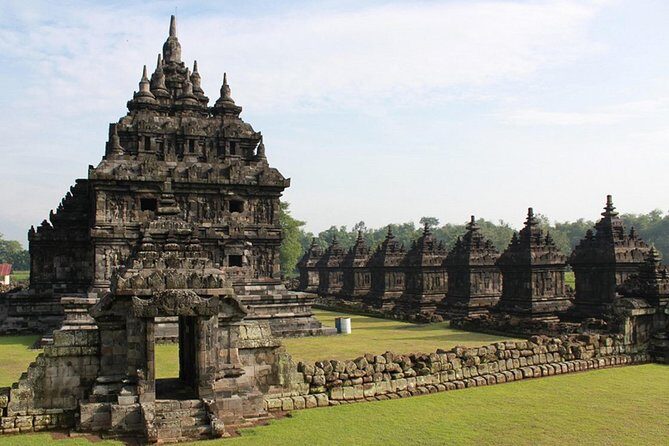 a day visiting The temple and Javanese culture museum (07.00am-05.00pm) - Breaking Down the Day: What to Expect