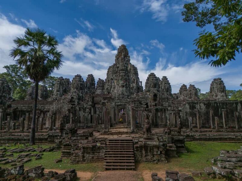 A day with a Portuguese-speaking guide to the temples of Angkor. - Practical Considerations