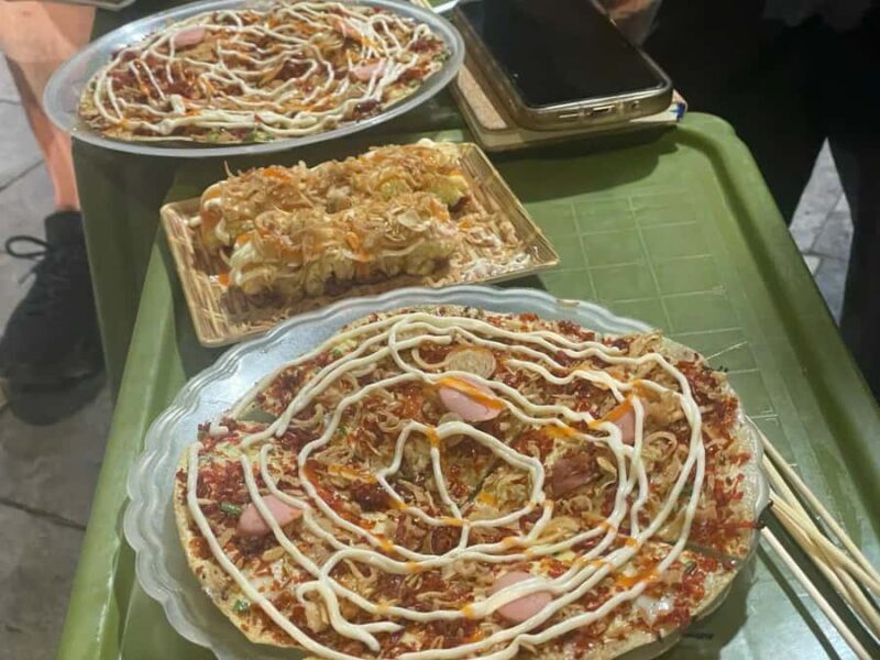 A Delicious Food Tour through the Old Quarter - A Delicious Food Tour through the Old Quarter