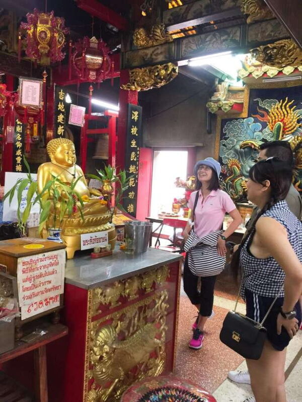 A Flavorful Journey Through Bangkoks Hidden Food Gems - In-Depth Look at the Experience