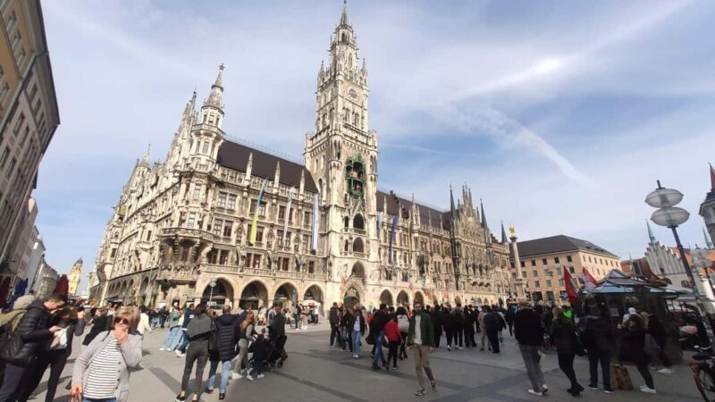 A Full-Day Walking Tour of Munich - Exploring Munich’s Historic Heart: Marienplatz and Frauenkirche