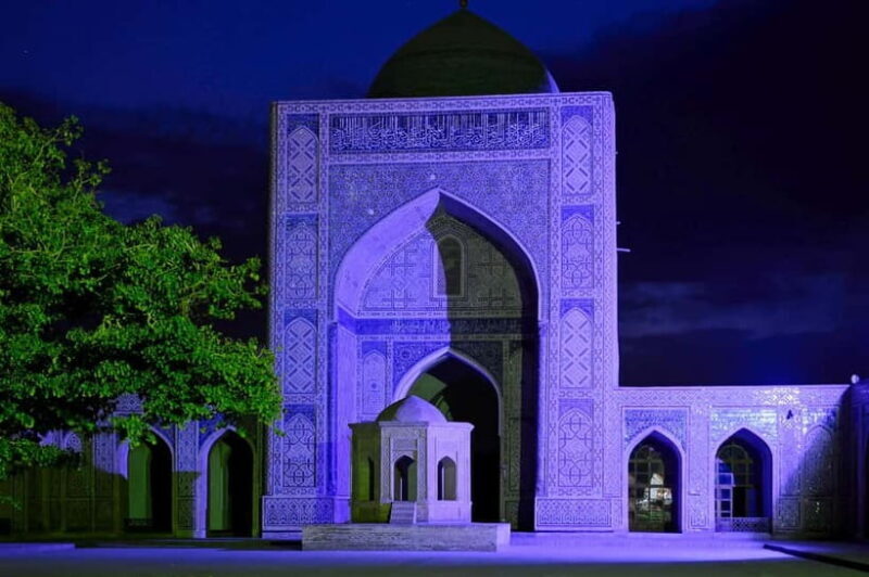 A Group Walking Tour Of Old Town - Who Should Consider This Tour