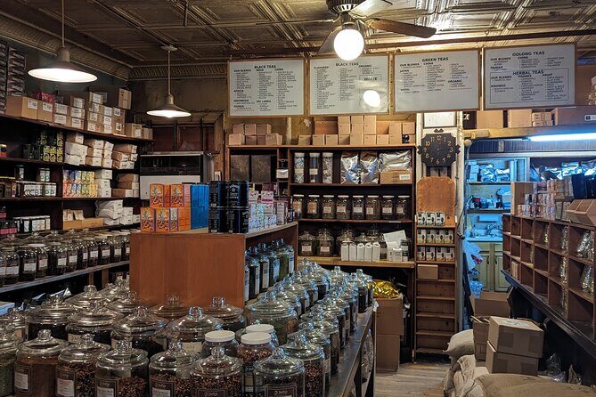 A Half Day Walk Between the Skyscraper Clusters of Manhattan - A Deep Dive into Manhattans Neighborhoods: An Honest Review of the Half-Day Walk Between Skyscraper Clusters