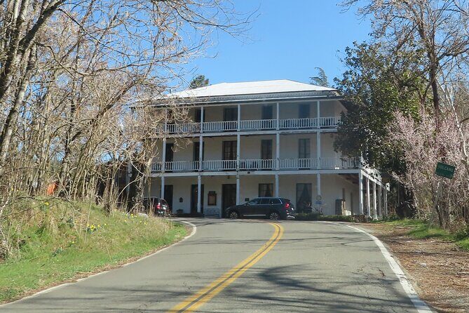 A Highway 49 Drive: A Self-Guided Audio Tour from Jackson to Angels Camp - A Scenic and Educational Drive through California’s Gold Country