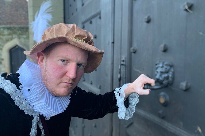 A Historical tour of Warwick with Queen Elizabeth's Secret Lover - Key Points