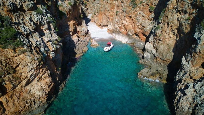 A Journey Through Akrotiris Sacred Waters - Onboard Comforts and Extras