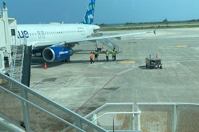 A "Private" Airport Transfer to any Resort in NEGRIL - The Experience in Detail