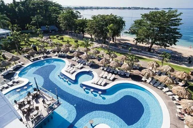 A "Private" Airport Transfer to any Resort in NEGRIL - Who Is This Transfer Best For?