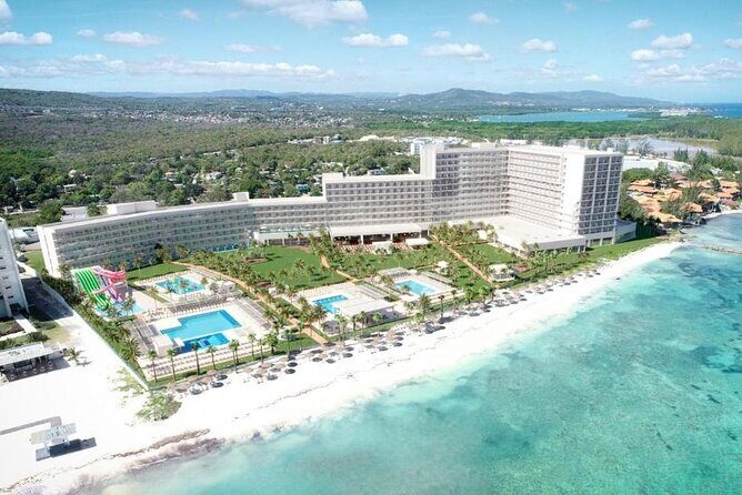 A "Private" Airport Transfer to RIU PALACE AQUARELLE - Key Points