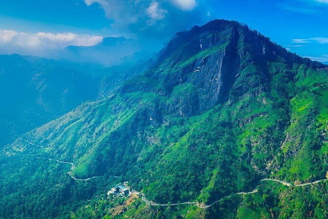 A Refreshing Sunrise Hike to Ella Rock - A Refreshing Sunrise Hike to Ella Rock