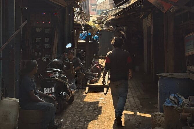 A Symphony of Seven Islands - Discover Mumbai's story in One Day - Cultural Landmarks and Vibrant Streets