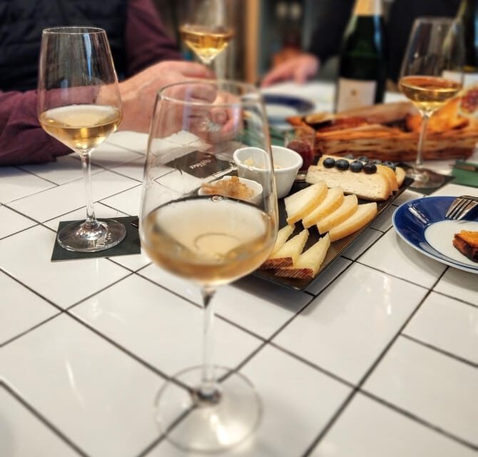 A Taste of Catalan Elegance: Barcelona Wine Tasting - Discovering Barcelona’s Historic Heart and Flavors