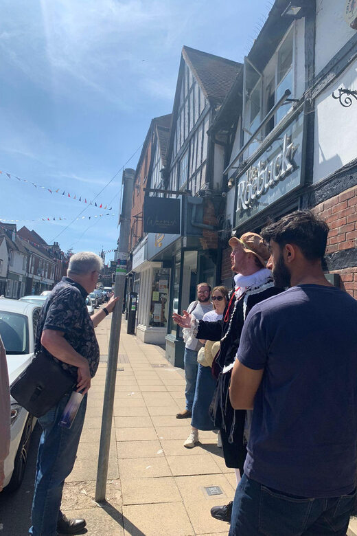 A tour of Warwick with Queen Elizabeth's secret lover - An In-Depth Look at the Warwick Tour Experience