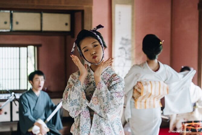 A Traditional Tatami Room Dance by Sumiyoshi Shachu Kagoshima - Exploring the Experience in Depth