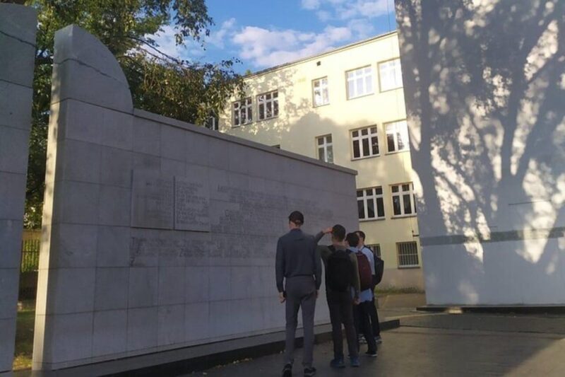 A unique walking tour of Jewish Warsaw -- past and present - A Deep Dive into the Experience