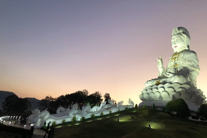A wonderful day tour : Nice temples in town, THA-Myanmar Border. - Exploring the Best of Chiang Rai: Temples, Borders, and Beautiful Views
