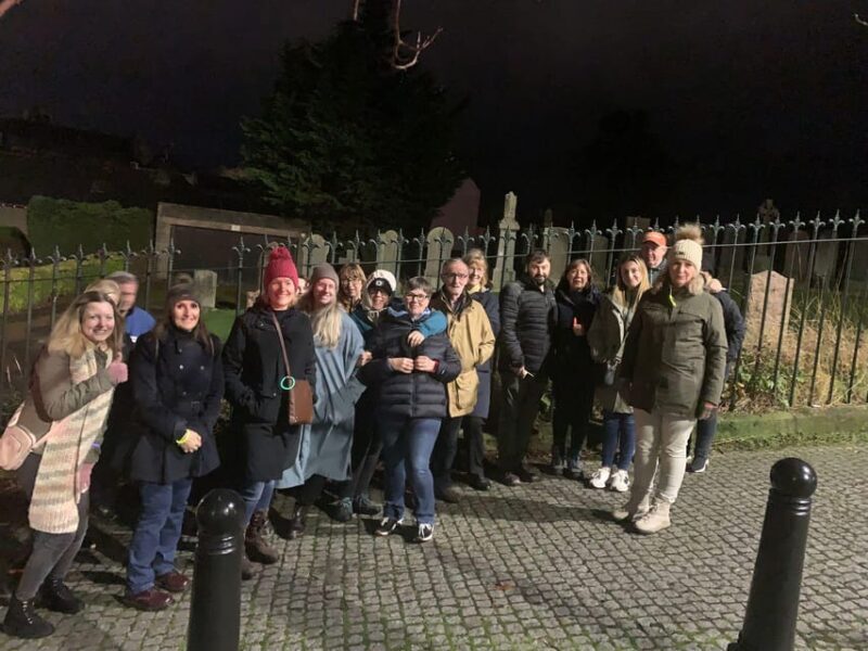 Aberdeen: Private Dark Side Walking Tour - Key Points