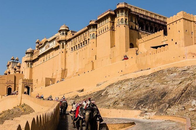 Abhaneri Step Wells Day Tour with Lunch - How Does the Price Compare?