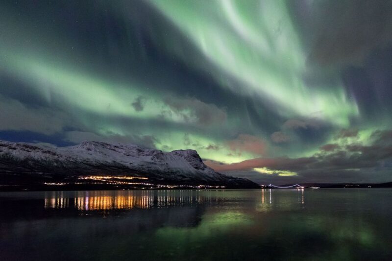 Abisko: Guided Aurora Chase with Hotel Transfers - Who Is This Tour Perfect For?
