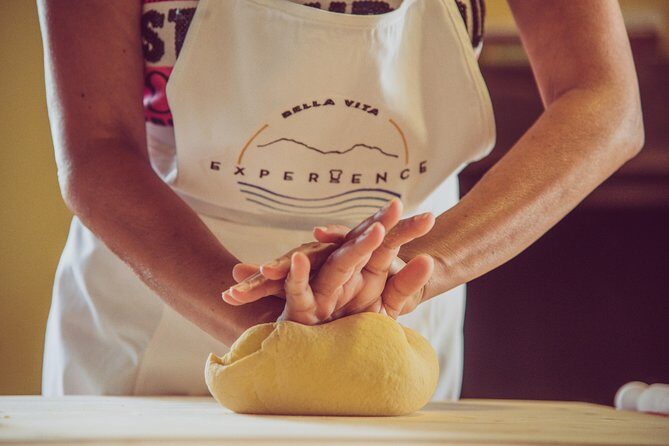 Abruzzo Traditional Pasta Making with 85y old local Grandma - An In-Depth Look at the Experience