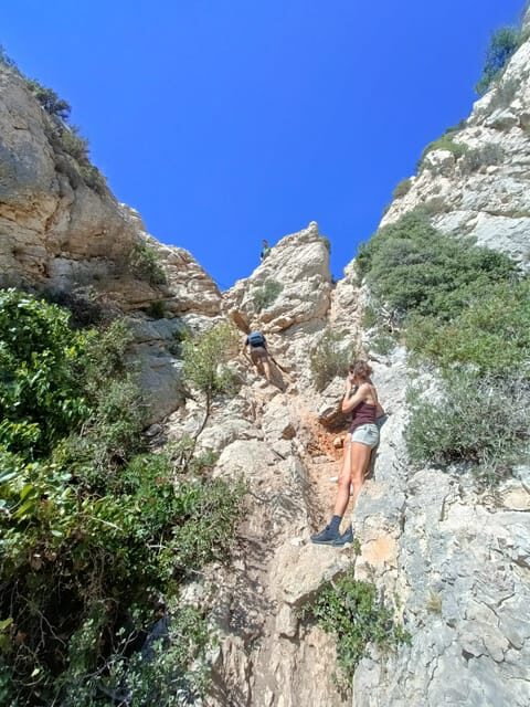 Absolut Calanques de Marseille. Canyons, fisher village and turquoise beach - Key Points
