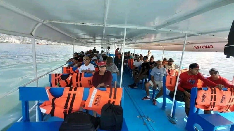 Acapulco: Crystal Bottom Boat Tour to La Roqueta Island - FAQ