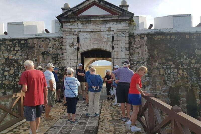 -Acapulco: Historical City Tour with Market Visit & Lunch - A Detailed Breakdown of the Experience