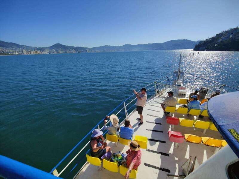 Acapulco: Sunset on Yacht Bonanza Tour - Key Points