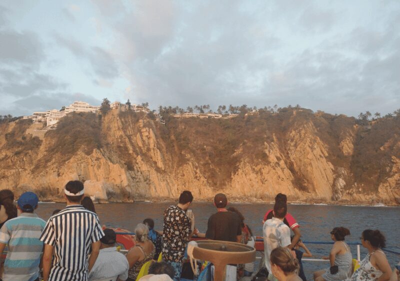 Acapulco: Sunset Party Boat Tour with Open Bar - FAQ