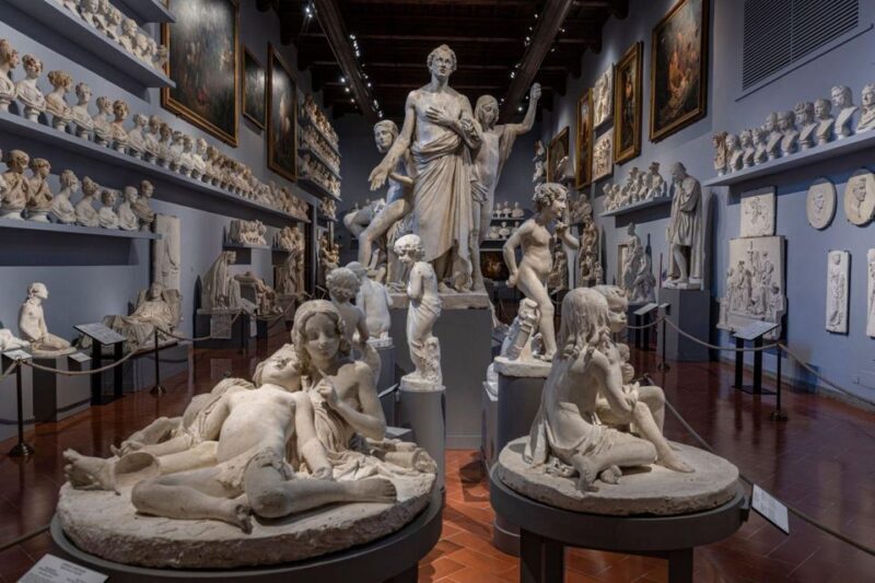 Accademia Florence Unveiled: Prisoners & Renaissance Art - Key Points