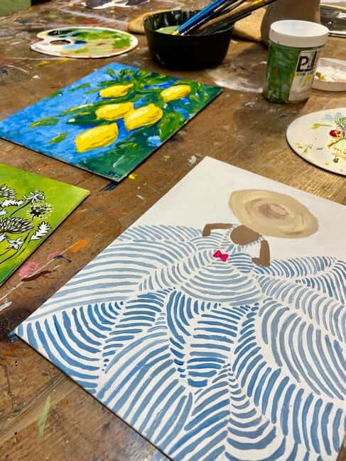 Acrylic Painting in the Heart of Palmas Old Town - Key Points