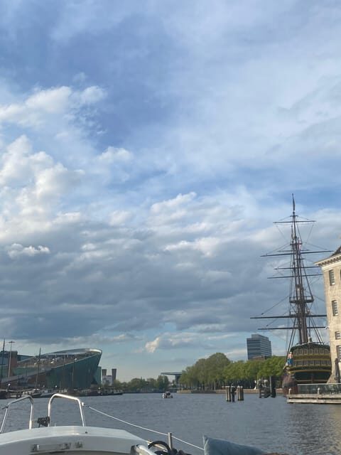 Adamboat: Cozy City Centre Cruise - The Experience from a Traveler’s Perspective