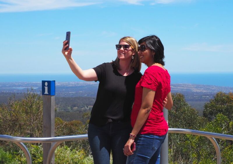 Adelaide: City, Adelaide Hills Villages, and Hahndorf Tour - Charming Adelaide Hills Villages