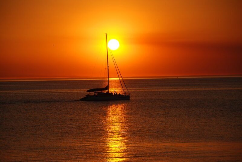 Adelaide: Glenelg Twilight Catamaran Cruise with Drink - Key Points