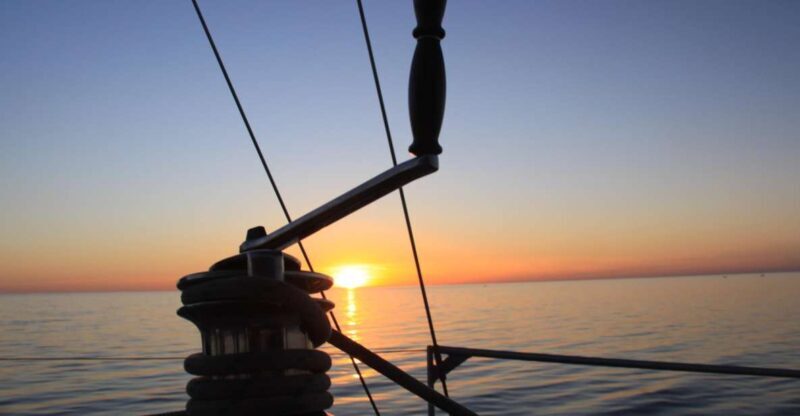 Adelaide: Glenelg Twilight Catamaran Cruise with Drink - Who Will Love This Tour?
