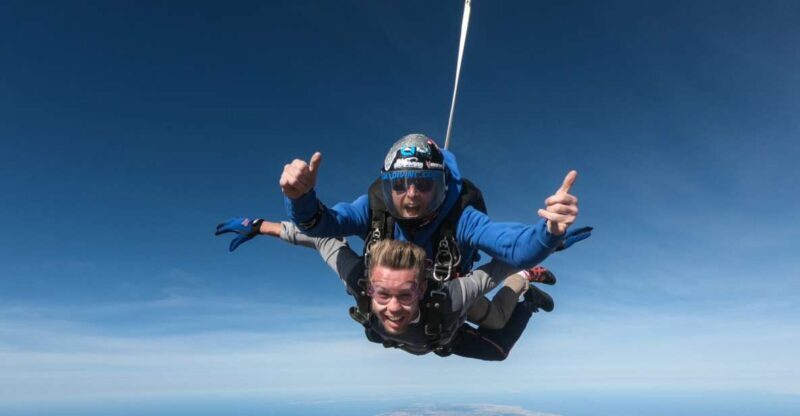 Adelaide: Tandem Skydiving over Lake Alexandrina - The Facilities and Added Comforts