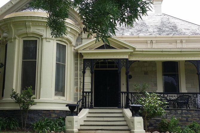 Adelaide Walking Tour: Grand Mansions and Sub-Divisions - A Walk Through North Adelaides Grand Houses and Heritage