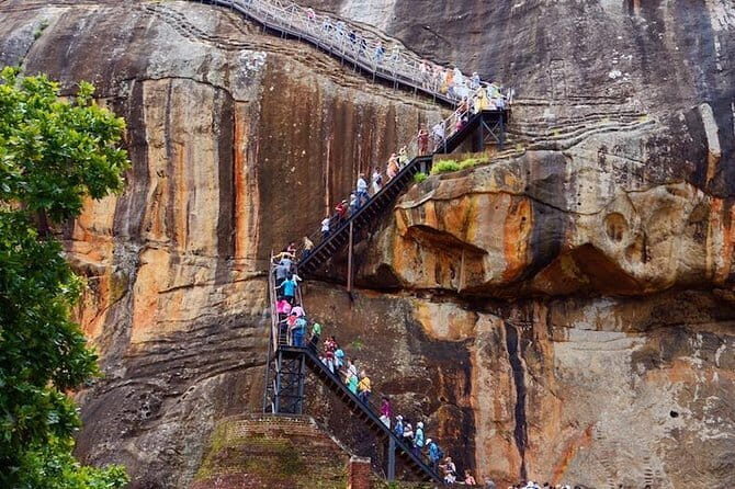 Adventure 2 days trip from trinco to sigiriya, with wild safari - Key Points