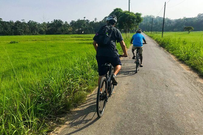 Adventure Cycling from Galle - Authenticity and the Guide Experience