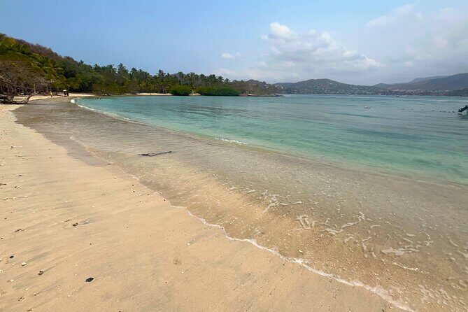 Adventure in Zihua - Kayaking: Gliding Through Zihuatanejo’s Bay