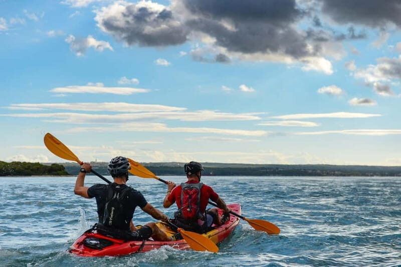 ADVENTURE KAYAK TOUR SEAGULLS ROCKS AND MILITARY ZONE - Key Points
