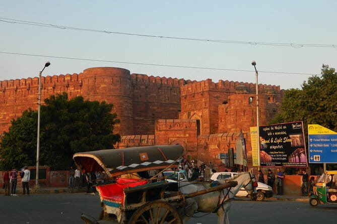 Adventure Taj Mahal & Agra Fort Tour without car - Discovering the Experience in Detail