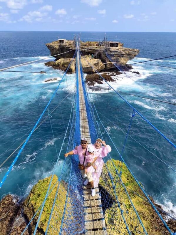 adventure to Jomblang cave & Timang Beach with a 4x4 jeep - Key Points