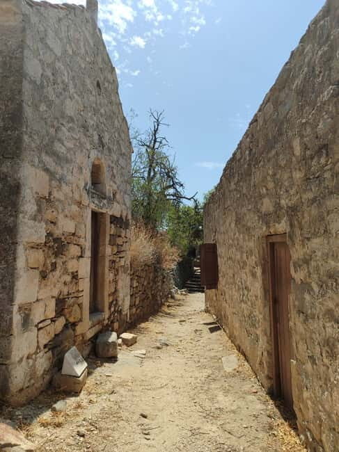 Aegina: Agios Nektarios Monastery and Paliachora Tour - Real-World Insights from Other Travelers