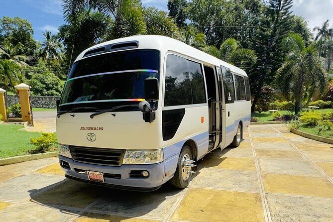 Affordable Airport Roundtrip Transfers To Montego Bay hotels only - Your Expectations: Smooth and Hassle-Free Arrival