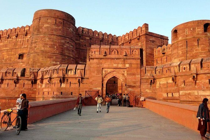 Affordable transfer from Jaipur to Agra via Fatehpur Sikri - A Closer Look at the Itinerary and Experience