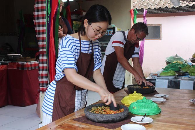 Afternoon Cooking Class & Making Bali Offering with Dinner - Key Points: