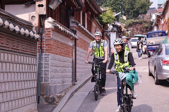 Afternoon E-bike tour and "Happy Hour" food and drinks - Exploring Seoul on Two Wheels