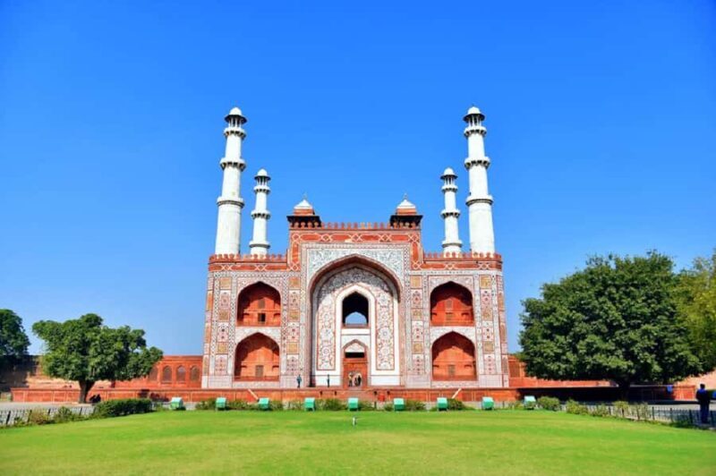 Agra: Akbars Tomb Guided Tour with Transfers & Guide - Key Points