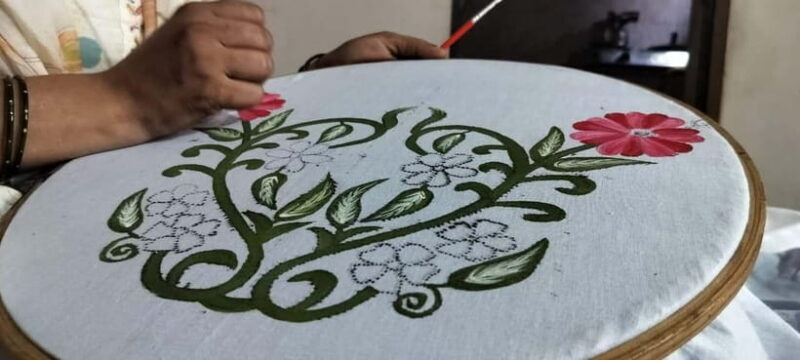 Agra: Colorful Fabric Painting Workshop in a Local Home - An In-Depth Look at the Experience